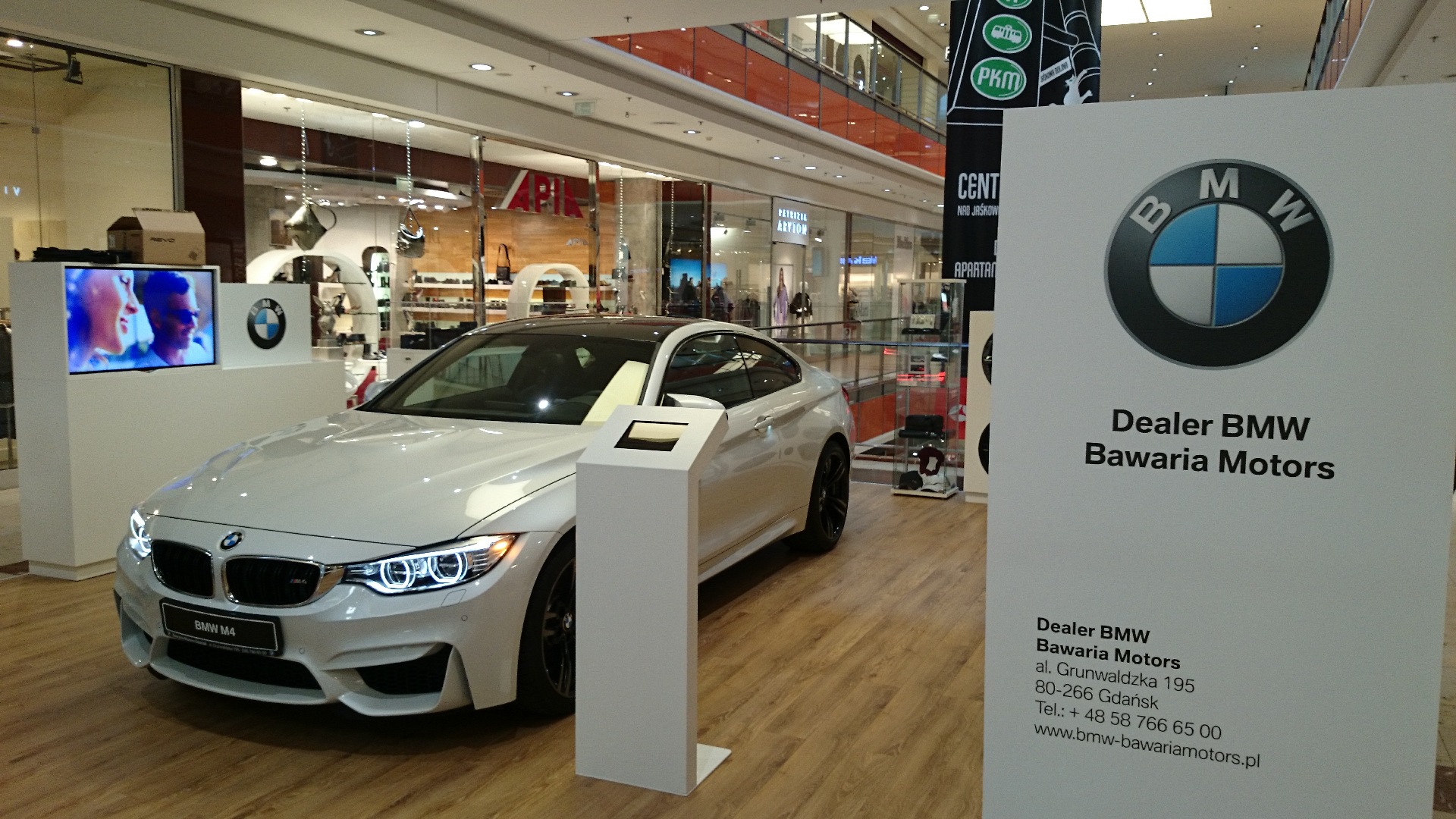 BMW Pop Up Store w Galerii Bałtyckiej - Moto3m.pl