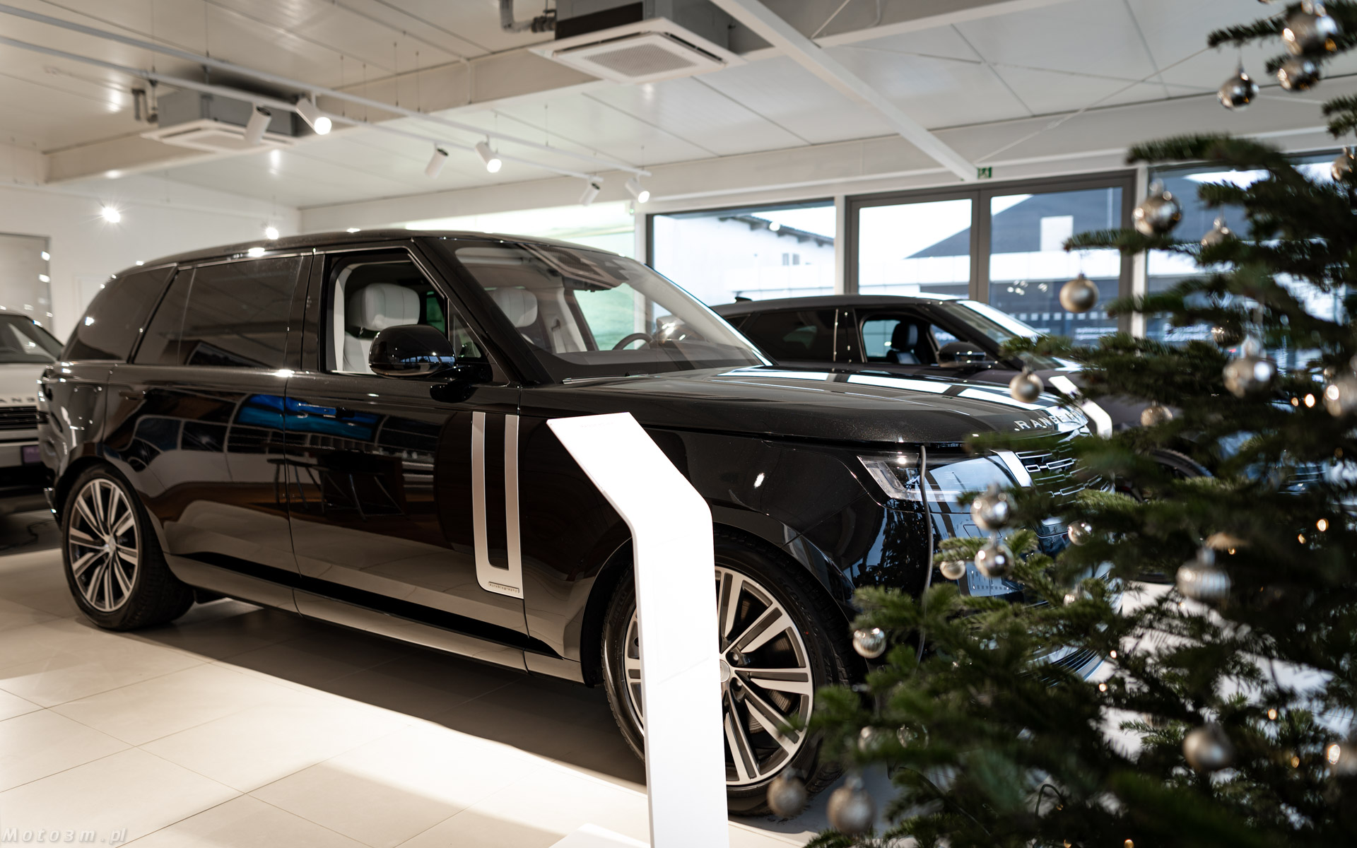 Luksusowa limuzyna w teren? Range Rover LWB w British Auto Zdunek w ...